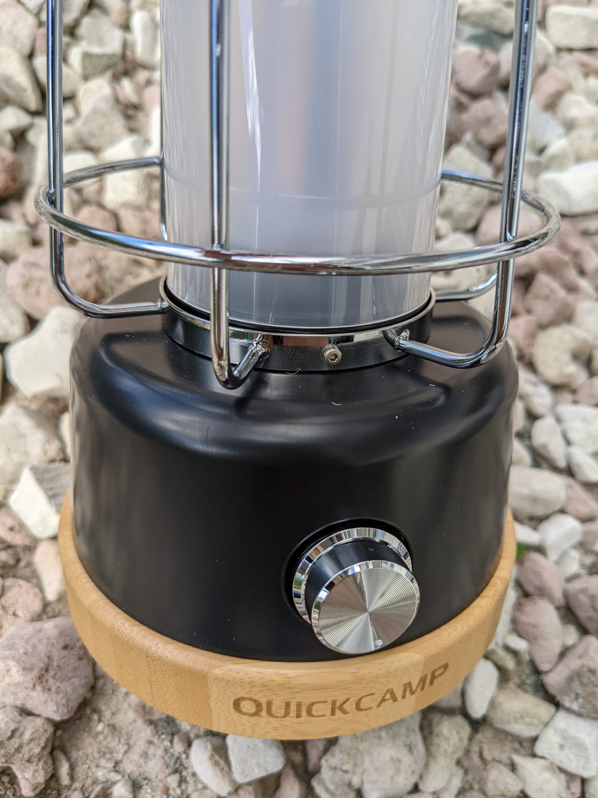 明るさと可愛さを求めてみたら【QUICKCAMP】アンティーク風 LEDランタン メノーラ QC-LED370